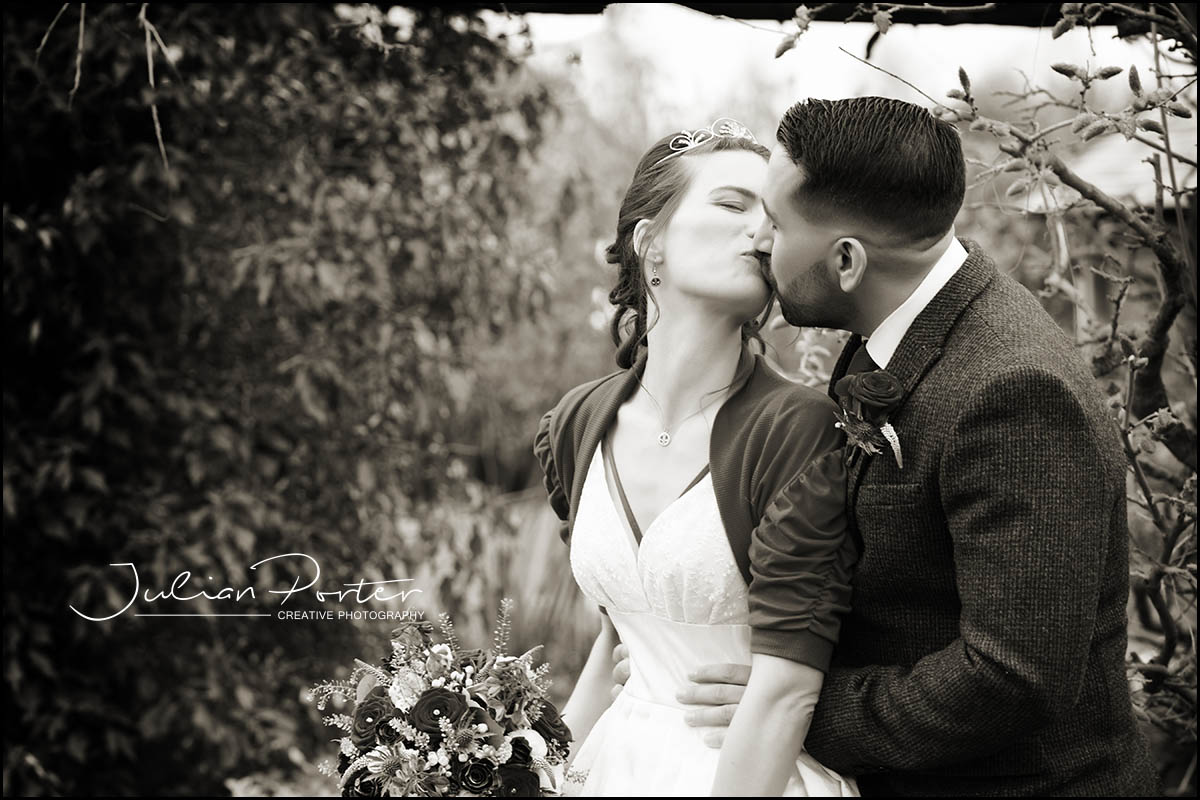 The Gardens Yalding wedding photos | Julian Porter Photography