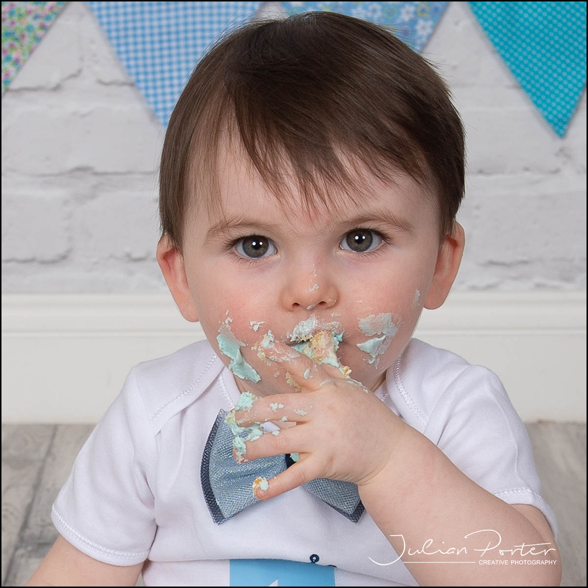 Kaiden's 1st birthdfay cake shoot by Julian Porter Photography